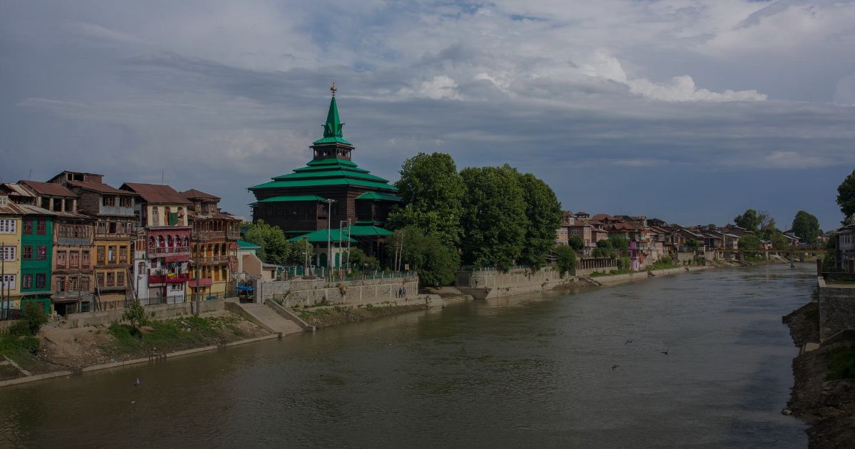 Cheap Flights to Srinagar, Affordable Srinagar Flights starting from ₹5,383